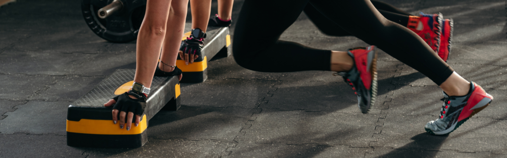 5 Ejercicios con Step Aeróbic | Ciencias Deportivas